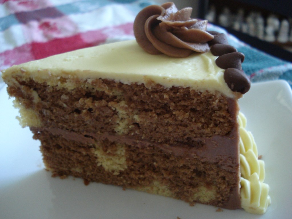 Brown-Eyed Susan Cake – Honeybee's Patisserie